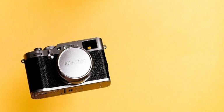 How To Use Color Contrast in Photography 2021